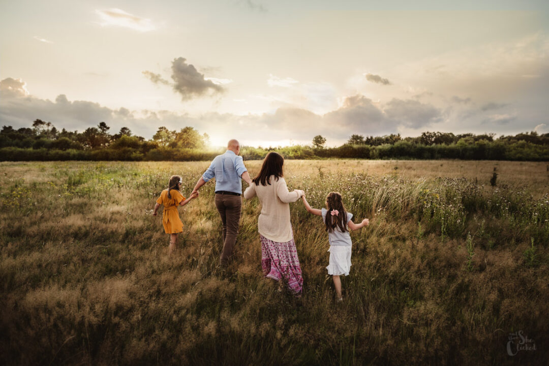 Natural outdoor family photoshoot - and then she clicked